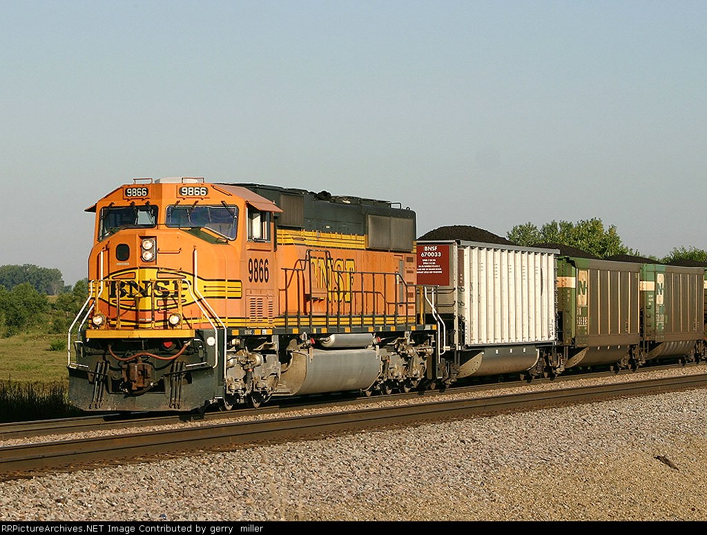 BNSF 9866